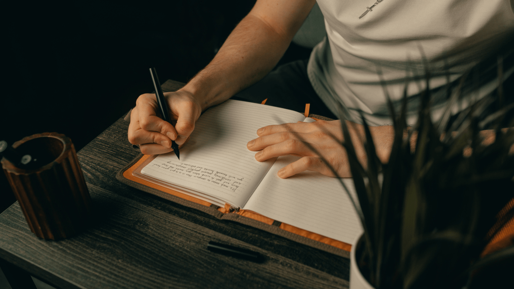 How To Journal Like Series: Tony Robbins – LOCHBY